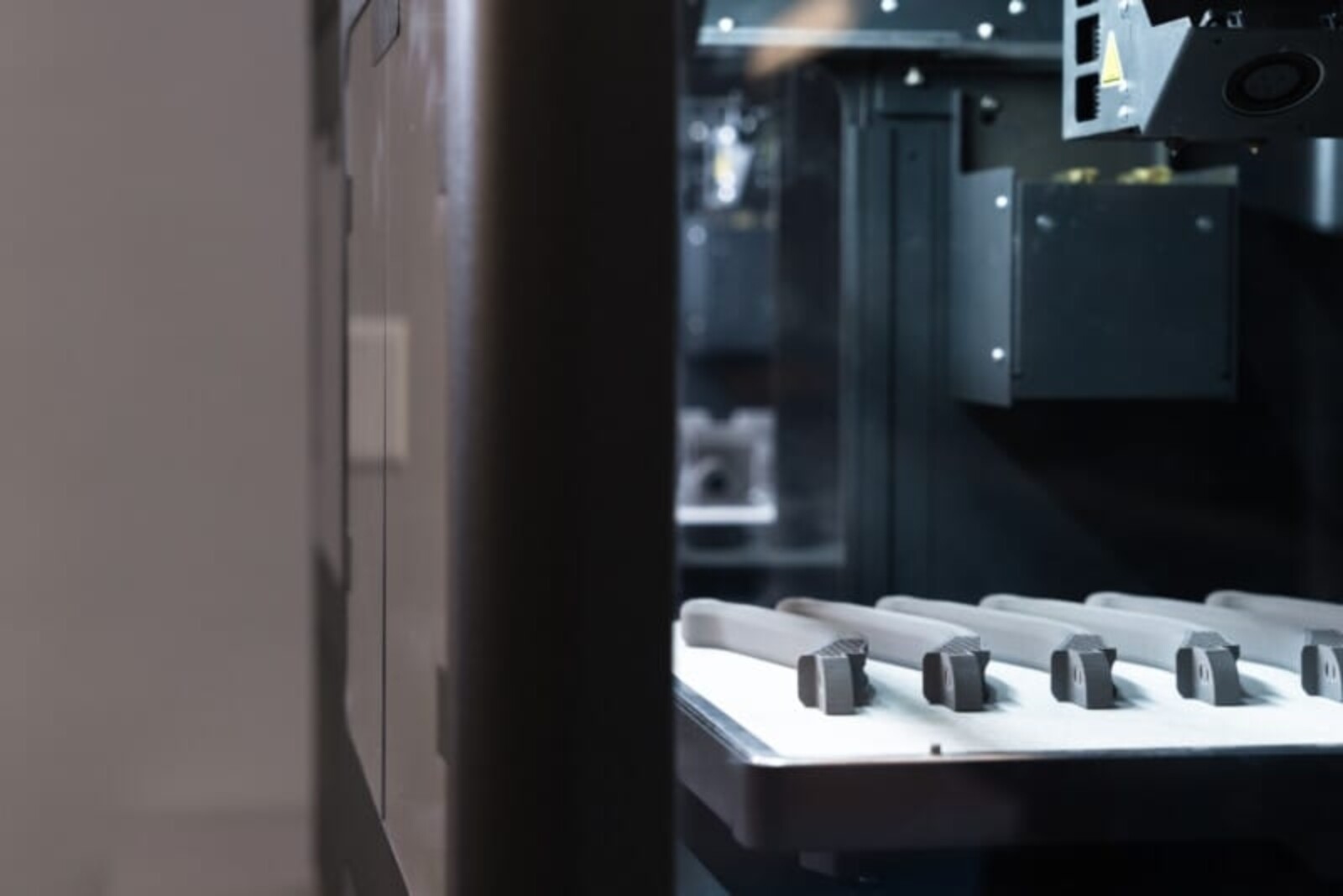 Comparing Metal 3D Printing Technologies: Metal FFF, Powder Bed…